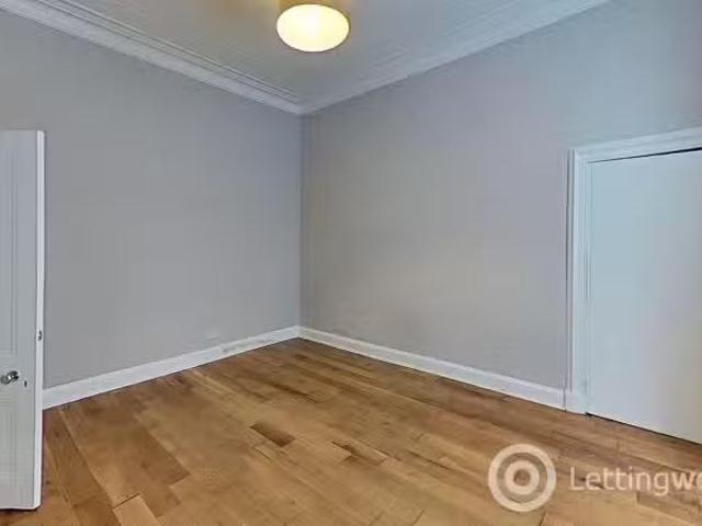 Deal! Property to rent in Gorgie Road, Edinburgh, EH11