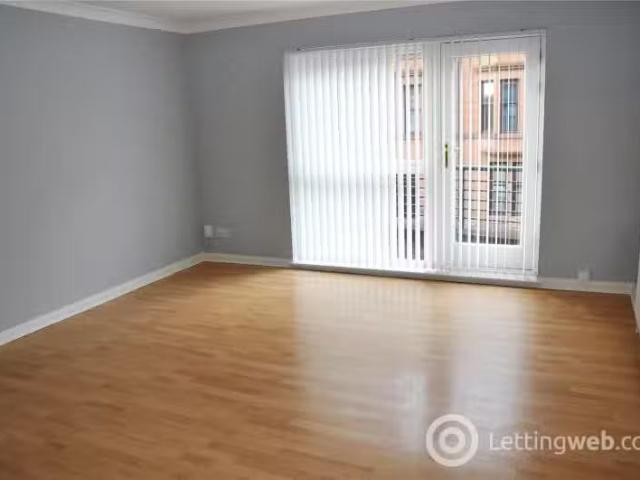 Just in! Property to rent in Hayburn Street, Partick, Glasgow.