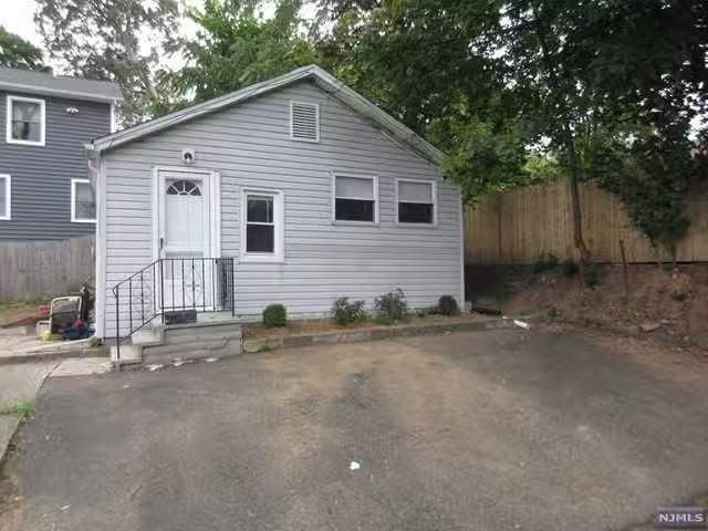 Rental Residential, House Dumont, NJ 71 Ontario St
