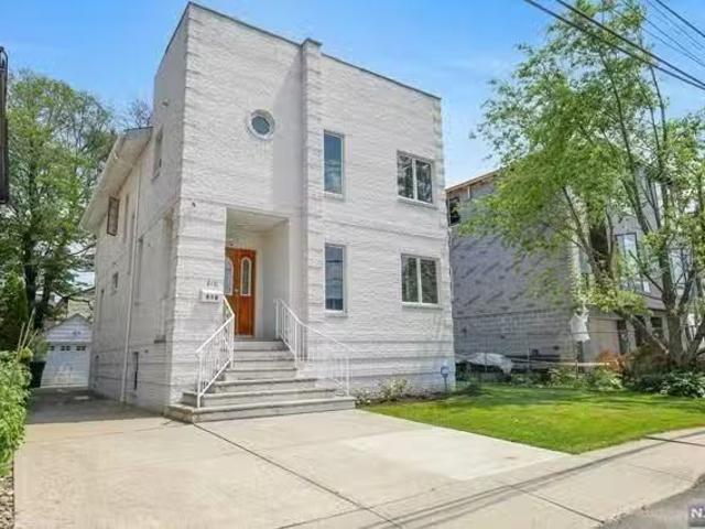 Rental Residential, House Fort Lee, NJ 810 Jassamine Way