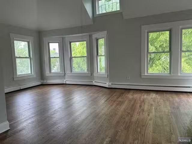 Rental Residential Wyckoff, NJ 254 Everett Ave #2