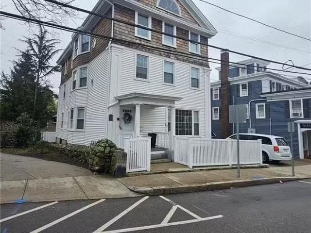 Rental Westerly, RI 71 High St