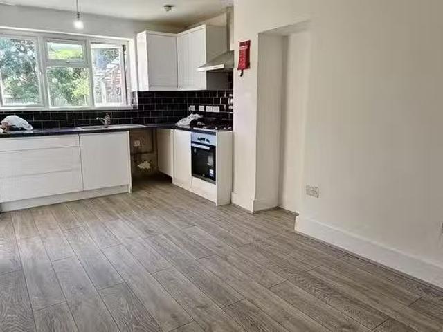 Charming Terraced house to rent in Grange Road, Ilford IG1
