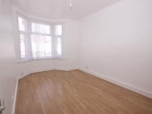Just in! Terraced house to rent in Northbank Road, London E17