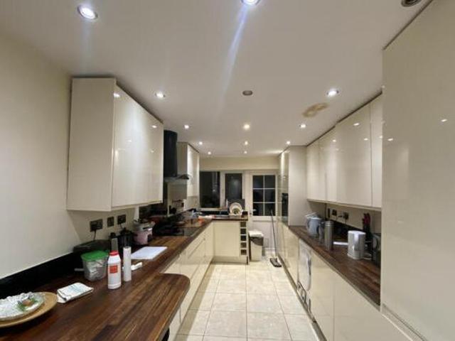 Renters Avenue, Hendon, 3 Bedroom Flat