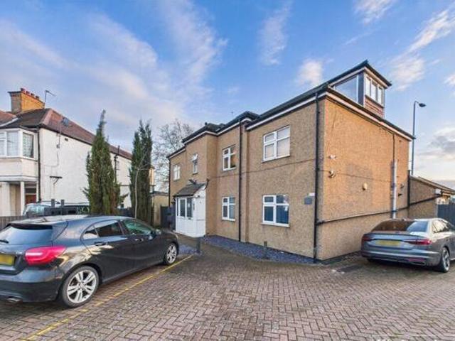 Renters Avenue, London, 3 Bedroom Apartment