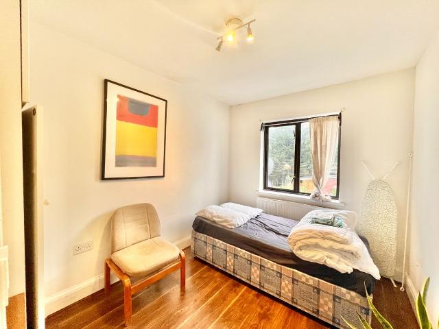 Renters Avenue, London NW4, Room to rent, £700 pcm | PrimeLocation