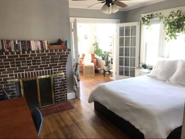 Renting out 1 of the bigger bedroom