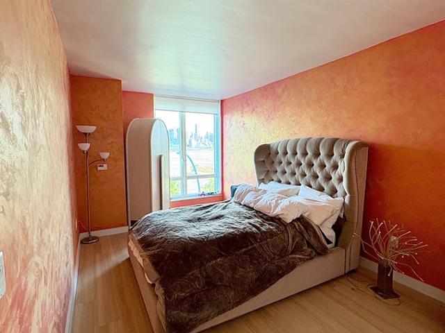 renting out spare bedroom in LIC