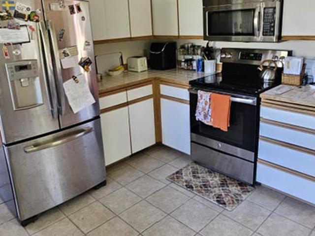 Renting room in wonderful N Queen Anne