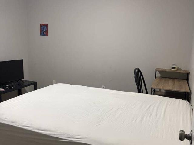 Renting room short term. 3 months m