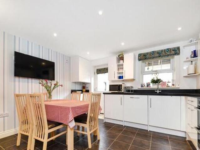 Renwick Drive, Bromley, 4 Bedroom Town