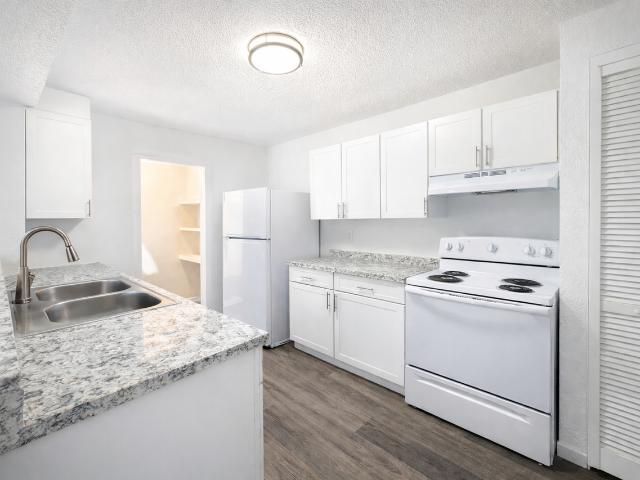 Renaissance at Strawberry Creek Apartments 2 Bedroom Apartment for Rent at 7557 Arlington Expy, Jacksonville, FL 32211 Alderman Park