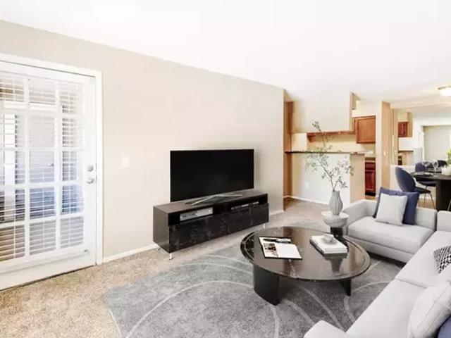 Renato G is offering a Room For Rent in Baymeadows, Jacksonville in May 2026 $0.00