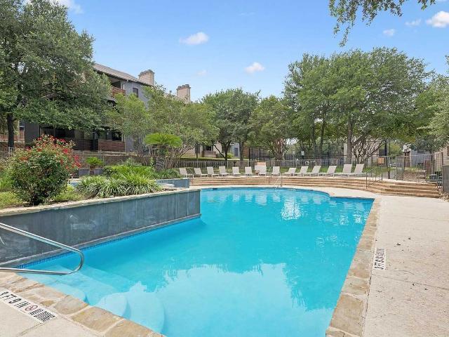 Renata on Fredericksburg 1 Bedroom Apartment for Rent at 9939 Fredericksburg Rd, San Antonio, TX 78240