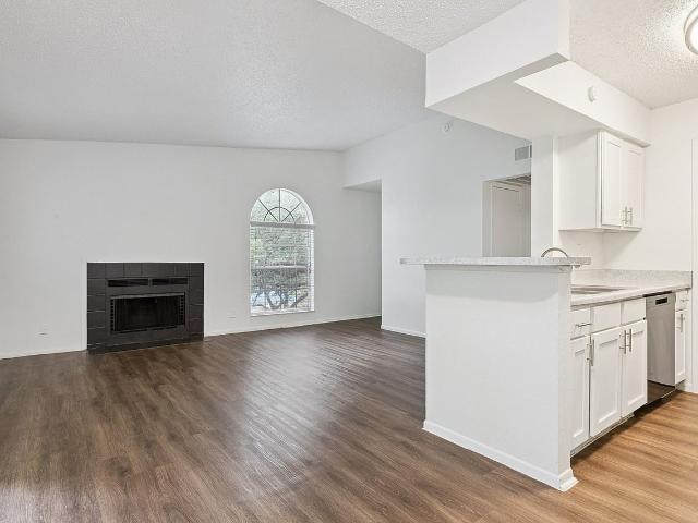 Renata on Fredericksburg 2 Bedroom Apartment for Rent at 9939 Fredericksburg Rd, San Antonio, TX 78240