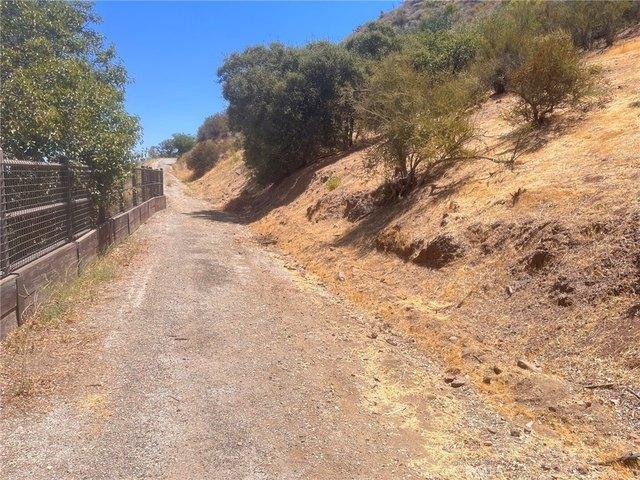 Renee Dr, Agoura Hills, CA 91301