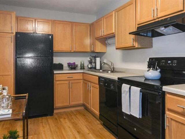 ReNew Aurora 1 Bedroom Apartment for Rent at 2000 W Illinois Ave, Aurora, IL 60506 Edgelawn Randall