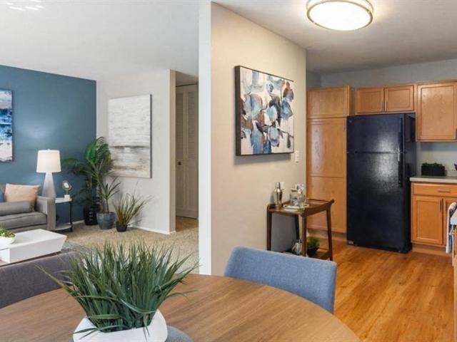 ReNew Aurora 2 Bedroom Apartment for Rent at 2000 W Illinois Ave, Aurora, IL 60506 Edgelawn Randall