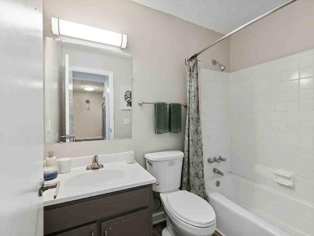 ReNew Durham 1 Bedroom Apartment for Rent at 3554 Weymouth St, Durham, NC 27707