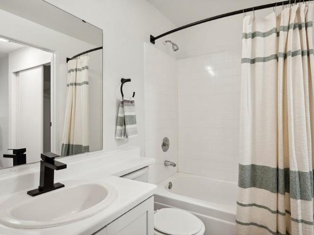 ReNew on James 3 Bedroom Apartment for Rent at 6248 S 242nd Pl, Kent, WA 98032