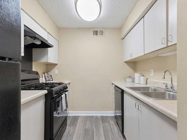 ReNew on Lindbergh 2 Bedroom Apartment for Rent at 10304 Oxford Hill Dr, Saint Louis, MO 63146