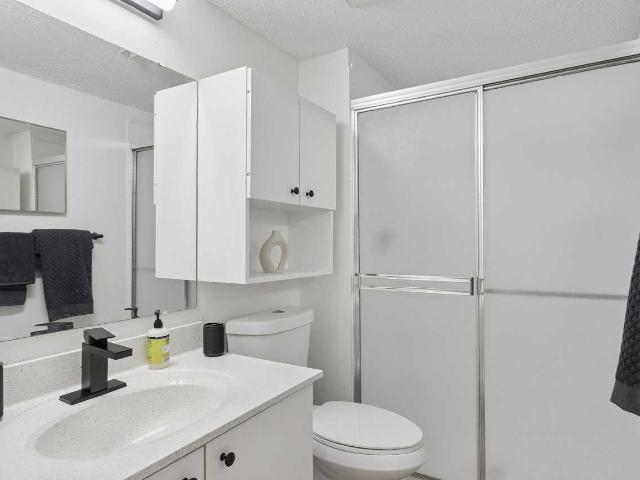 ReNew on Lindbergh 2 Bedroom Apartment for Rent at 10304 Oxford Hill Dr, Saint Louis, MO 63146