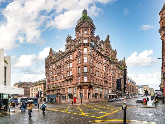 Renfield Street, Glasgow, Glasgow City 3 bed apartment to rent £1,550 pcm £358 pw