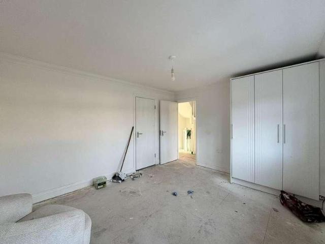 Renfrew Road, Hounslow, TW4