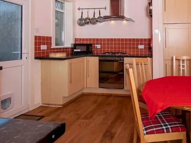 Renfrewshire, PA4 0TG, United Kingdom | 2 bed apartment for rent #104213798 | Rentberry
