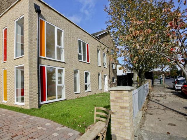 Rennets Wood Road, London 3 bed flat to rent £2,300 pcm £531 pw