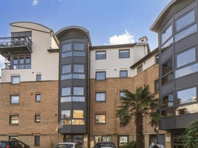 Rennies Isle, Leith, 2 Bedroom Flat
