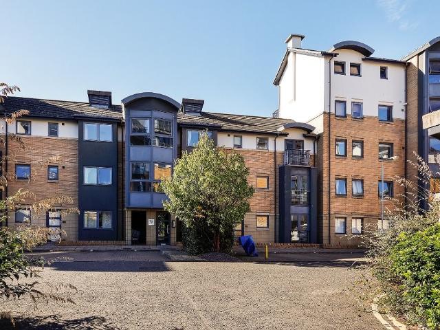 Rennies Isle, Leith, Edinburgh EH6, 3 bed flat to rent, £1,450 pcm | PrimeLocation