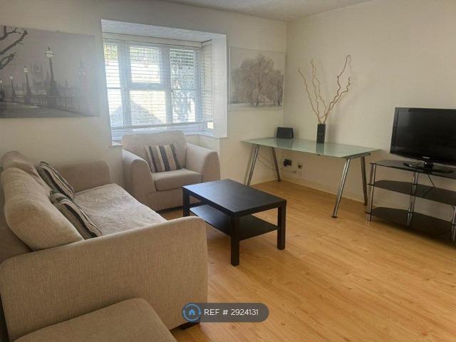 Renoir Court, London SE16, 2 bed flat to rent, £2,200 pcm | PrimeLocation