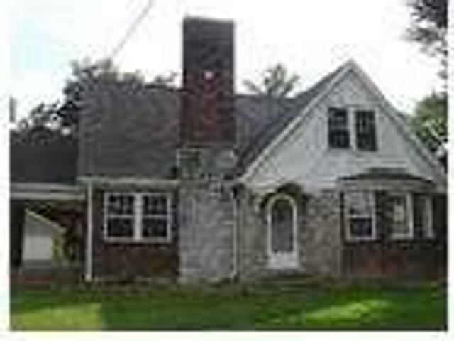 Renovated 1940´s Bungalow withHistoric Charm