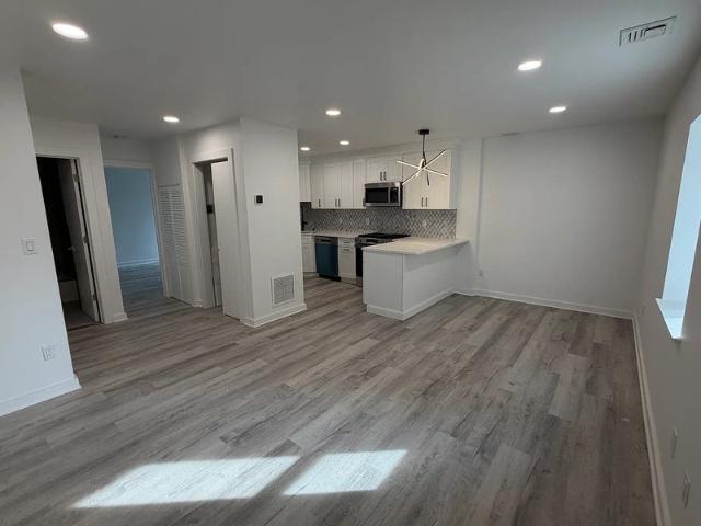 Renovated 1 Bed 1 Bath Apartment in the heart of