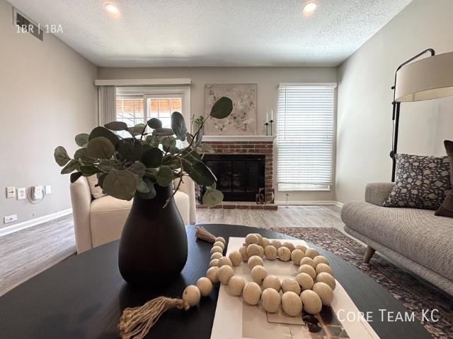 Renovated 1 Bed in Fairway KS with HUGE private patio!