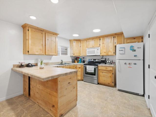 Renovated 1 Bedroom 1 Bathroom Downstairs Apartmen