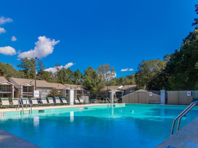 Renovated and Under New Management! 2 Bedroom Apartment for Rent at 2149 Emerald Pointe Dr, Vestavia Hills, AL 35216