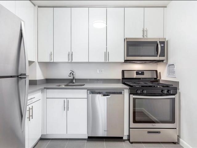 Renovated apt at the gateway