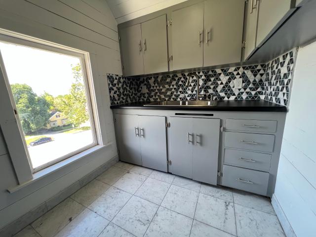 Renovated Apartment Near the University of Utah!