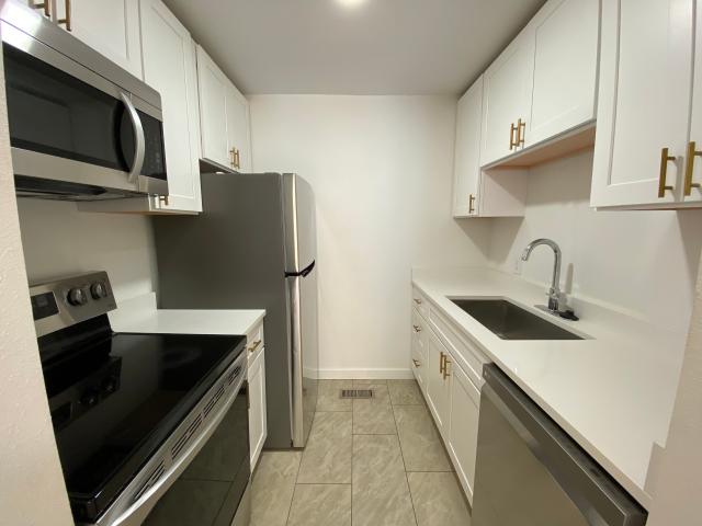 Renovated Apartment Near the University of Utah!