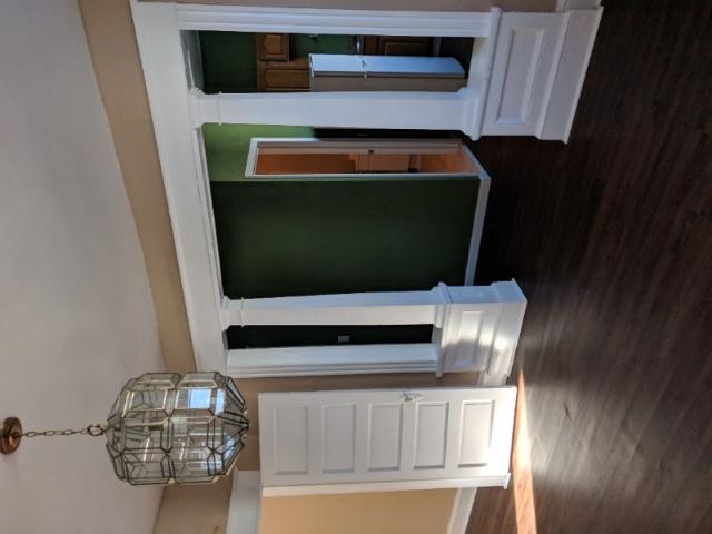 Renovated Apartment Close to Downtown Convenience