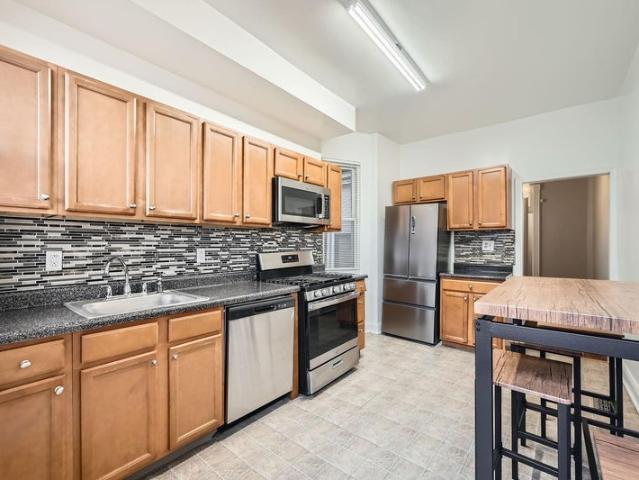 Renovated Baltimore Townhouse – Near Patterson Pa