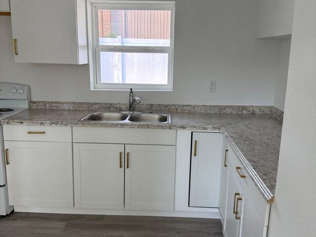RENOVATED BEDROOM/ 1 BATH COASTAL MODERN STYLE $1,500/ mo. CLOSE TO EGLIN AFB
