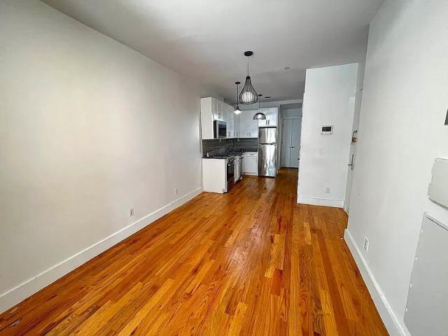 Renovated duplex full apartment available July 1