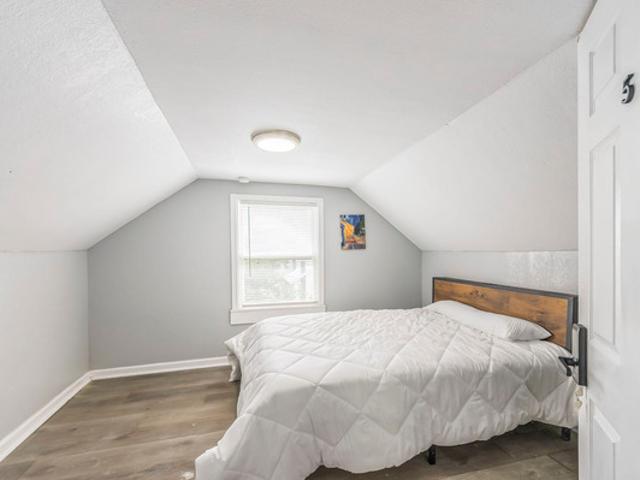 Renovated Duplex with Patio/Porch to relax!