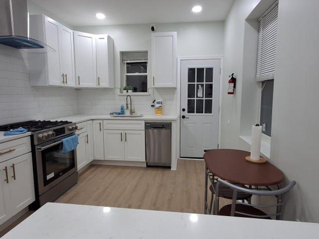Renovated home with excellent location in the hear
