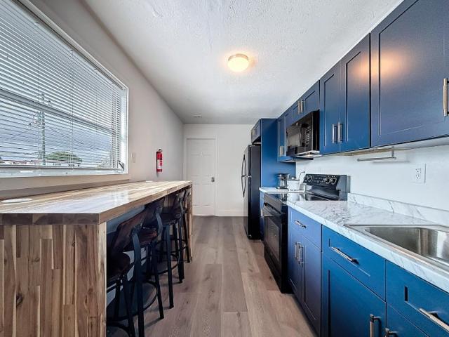 Renovated Home Close to Public Transport Smart