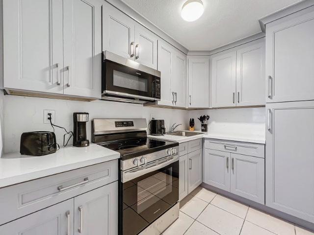 Renovated Home Close to Public Transport Smart